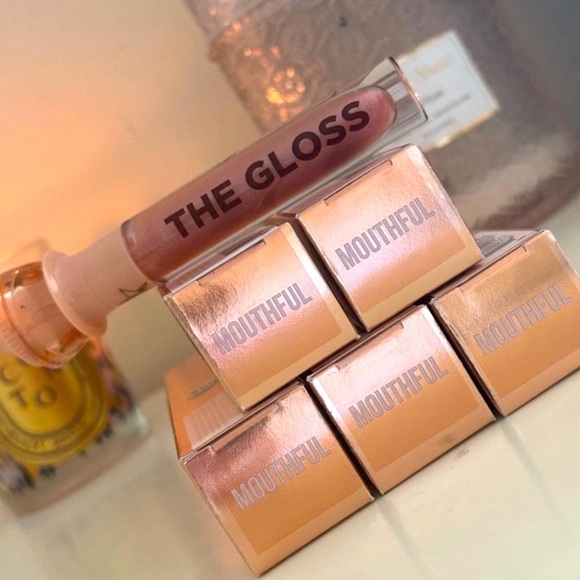 Jeffree Star | Makeup | Jeffrey Star The Gloss Mouthfull Color Lips ...